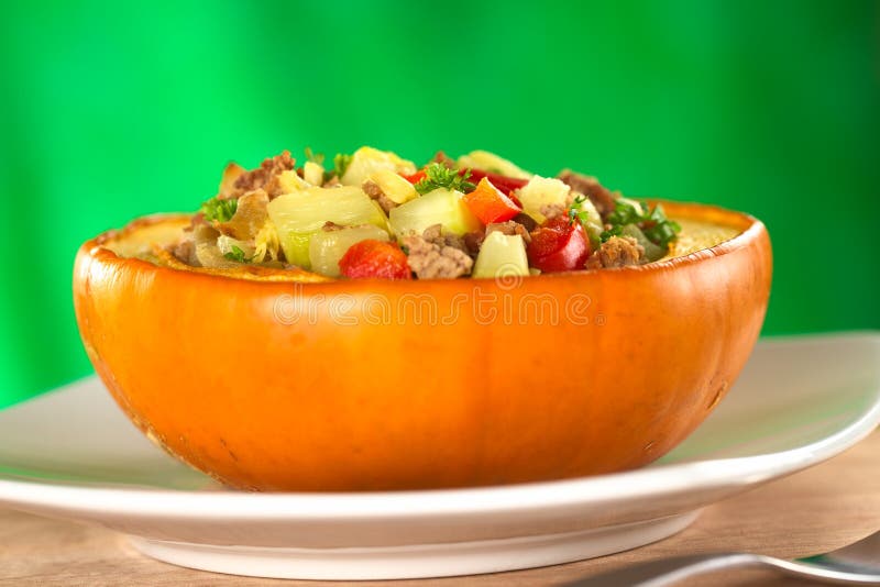 Calabaza Cocida Al Horno Rellena Imagen de archivo - Imagen de cena ...