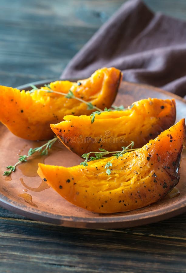 Calabaza Cocida En La Placa Foto de archivo - Imagen de thanksgiving ...