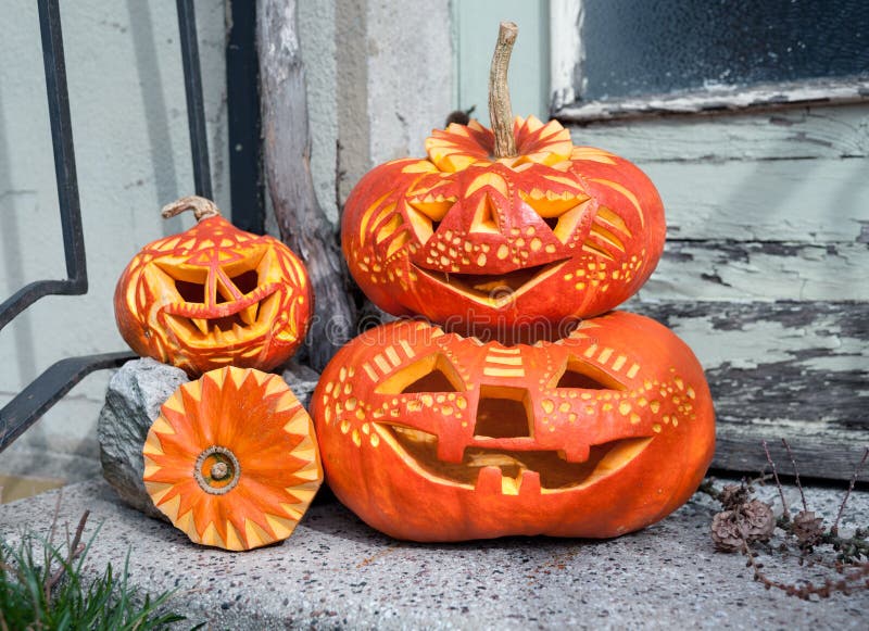 Calabazas Talladas De Halloween Imagen de archivo - Imagen de objeto ...