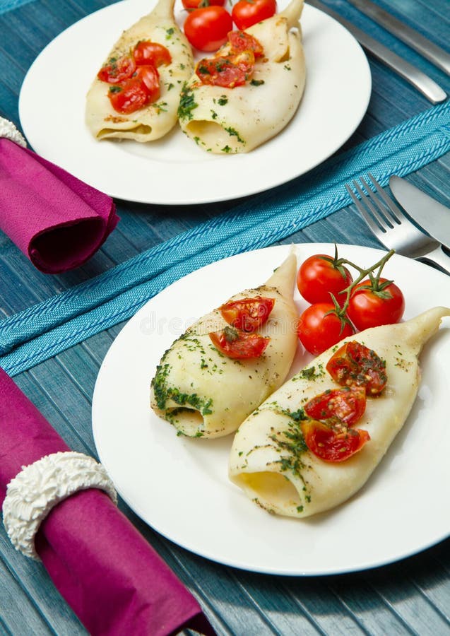 Calamar cocido al horno foto de archivo. Imagen de sano - 21189940