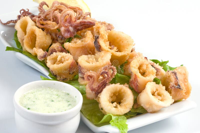 Calamari frit photo stock. Image du gros, poissons, croquant - 10922436