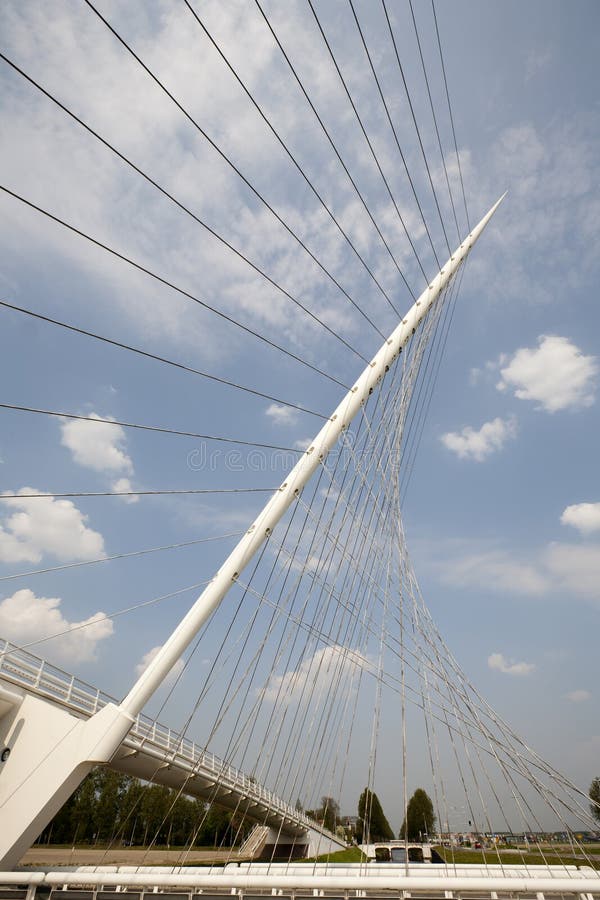 Calatrava bridge editorial photography. Image of engineering - 19368842