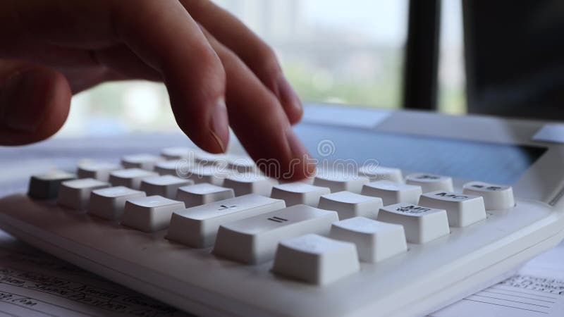 Calculate Accounts and Register Data Information with a Calculator ...