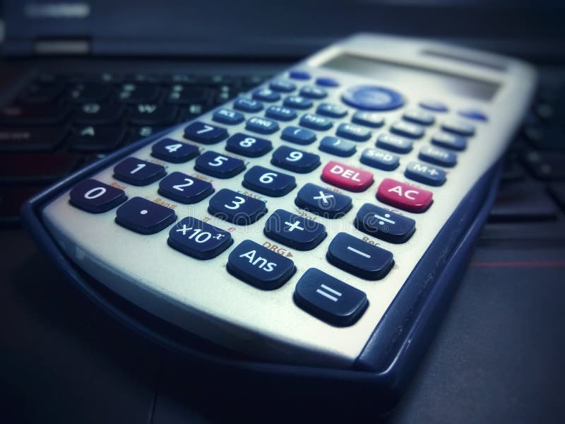 Calculator stock foto. Image of rekenmachine, blauw - 105257138