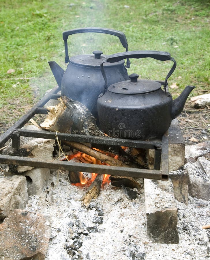 Caldera negra dos imagen de archivo. Imagen de fogata - 13133271