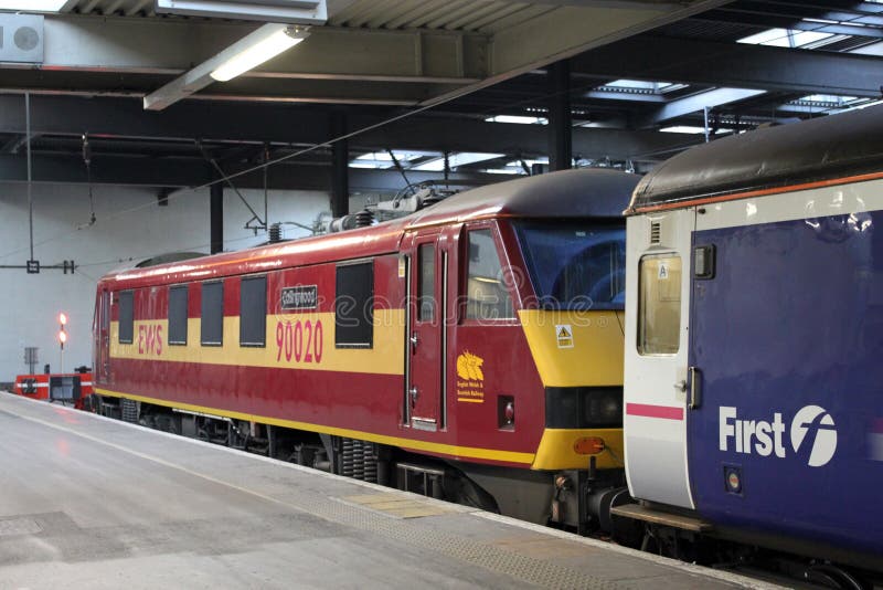 Caledonian Sleeper Train at London Euston Station Editorial Stock Photo ...