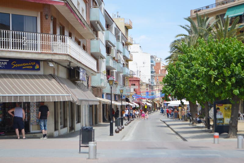 Calella, Costa Brava Strand. Redactionele Foto - Image of toerisme ...