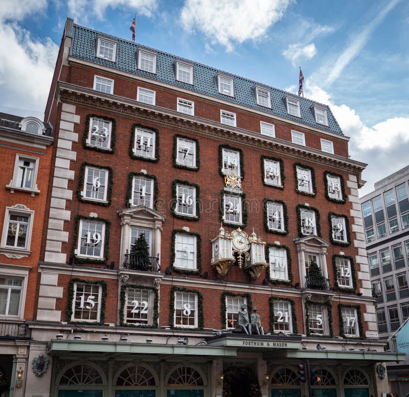 Calendar House Facade in London Editorial Photo - Image of street ...
