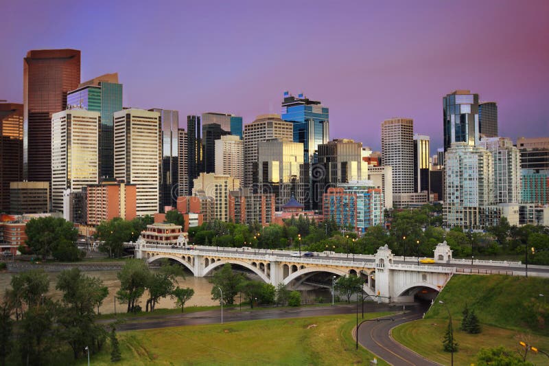 Calgary, Alberta, Kanadas Skyline Arkivfoto - Bild av modernt, rikedom ...