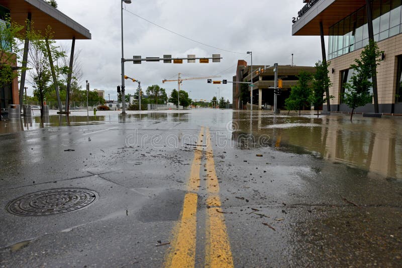 Calgary Flood 2013 editorial image. Image of canada, flooding - 31770445