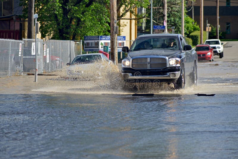 Calgary Flood 2013 editorial image. Image of calgary - 31771160