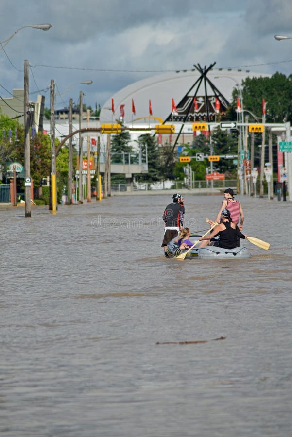 Calgary Flood 2013 editorial stock photo. Image of flooding - 31771423