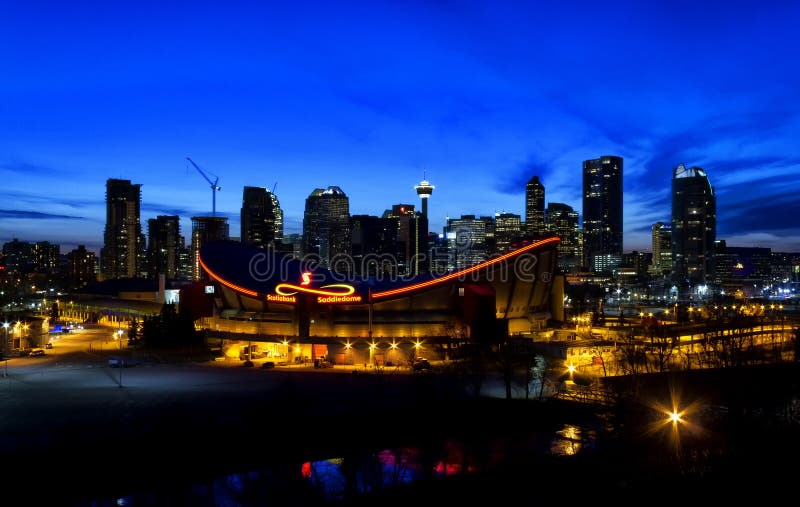 Calgary by night editorial photography. Image of tower - 30754882