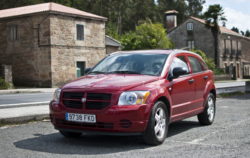 Dodge caliber black imagen de archivo. Imagen de negro - 182187691