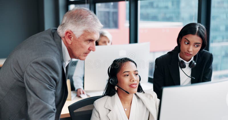 Call Center Manager, Advice and Teamwork with Computer for Problem ...