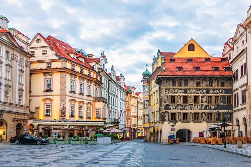 Calle Checa En El Centro De La Ciudad De Praga Cerca De La Vieja Plaza