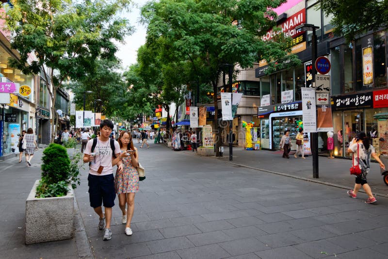 Calle Cultural De Insa-Dong Y Que Hace Compras Tradicional Coreana En ...