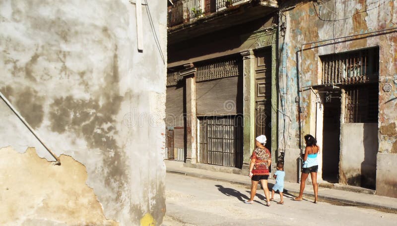 Calle de La Habana, Cuba fotografía editorial. Imagen de gente - 33322327