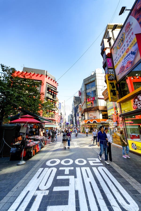 Calle De Las Compras De Myeong Dong: Corea Imagen de archivo editorial ...