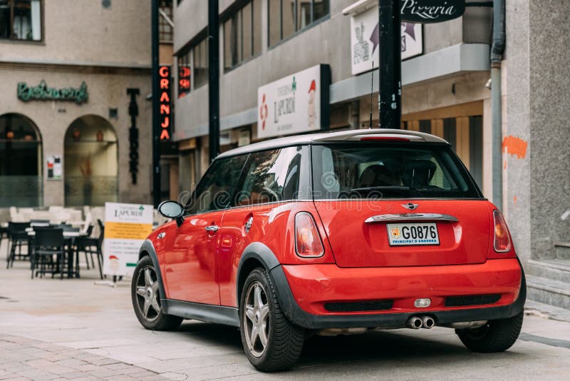502 Mini Cooper Rojo Fotos de stock - Fotos libres de regalías de ...