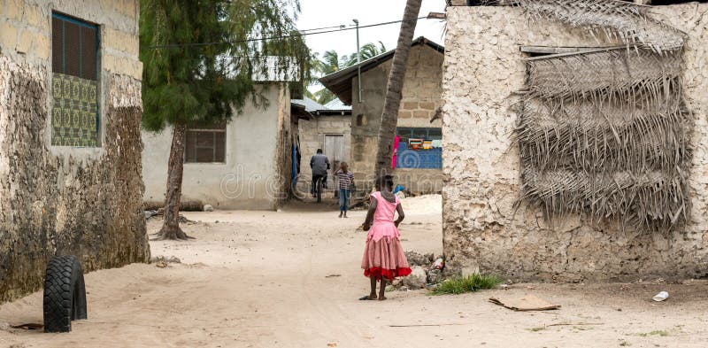Calle Simple En Pueblo Africano Imagen editorial - Imagen de arenoso ...
