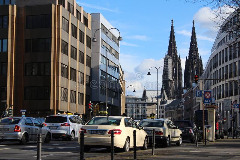 Calles De Colonia, Alemania Fotografía editorial - Imagen de iglesia ...