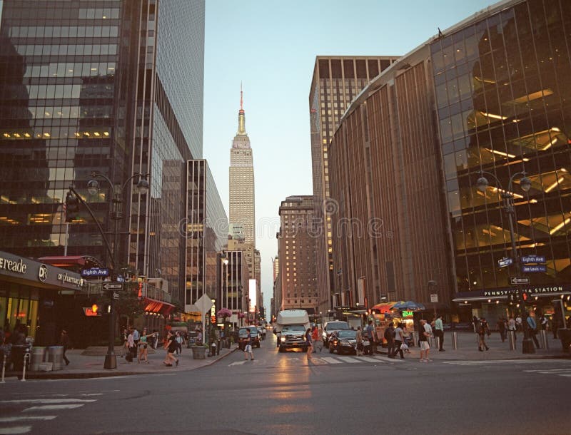 Calles de Manhattan imagen de archivo editorial. Imagen de construido ...