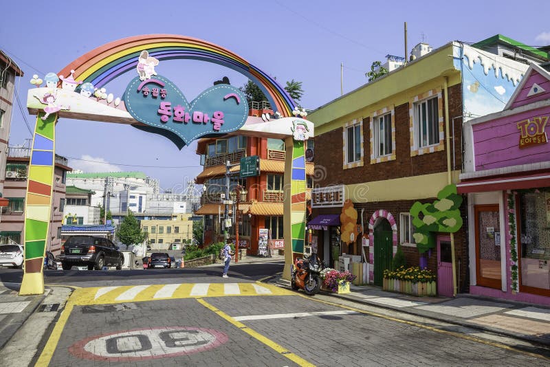 Calles De Songwoldong, Corea Del Sur Imagen de archivo editorial ...