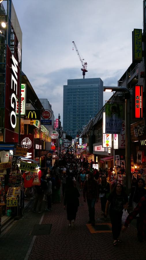 Calles de Tokio imagen de archivo editorial. Imagen de ocasional - 36610014