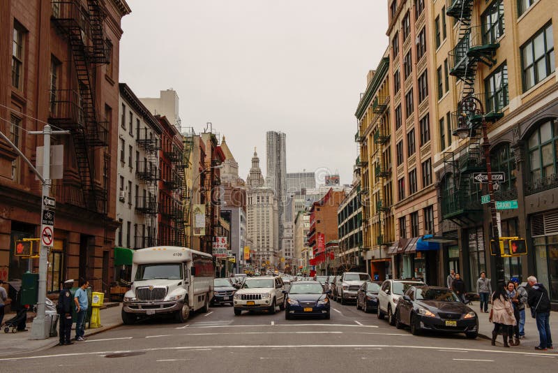 Calles Muy Transitadas Del Lower Manhattan, Nueva York Imagen de ...