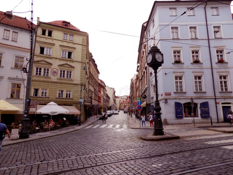 Las calles de Praga vieja foto de archivo editorial. Imagen de ...