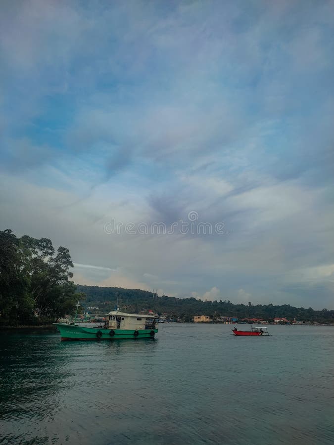 Calm down and win editorial image. Image of lake, watercraft - 261667445