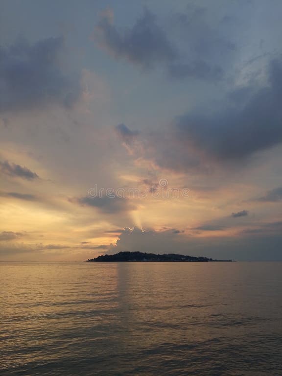 Calm Sunset Over Gentle Waves Stock Image - Image of sunset, waves ...