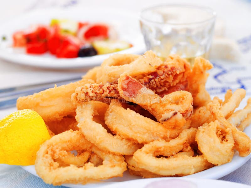 Calmar frit image stock. Image du océan, loquet, calmar - 14681793