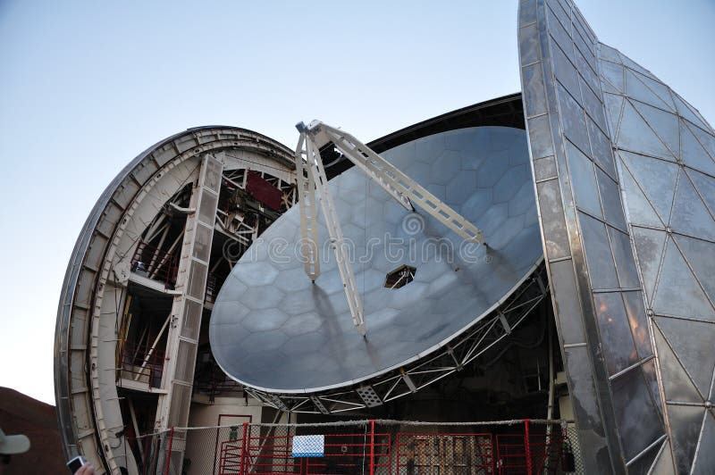 Caltech Submillimeter Observatory Editorial Stock Image - Image of ...