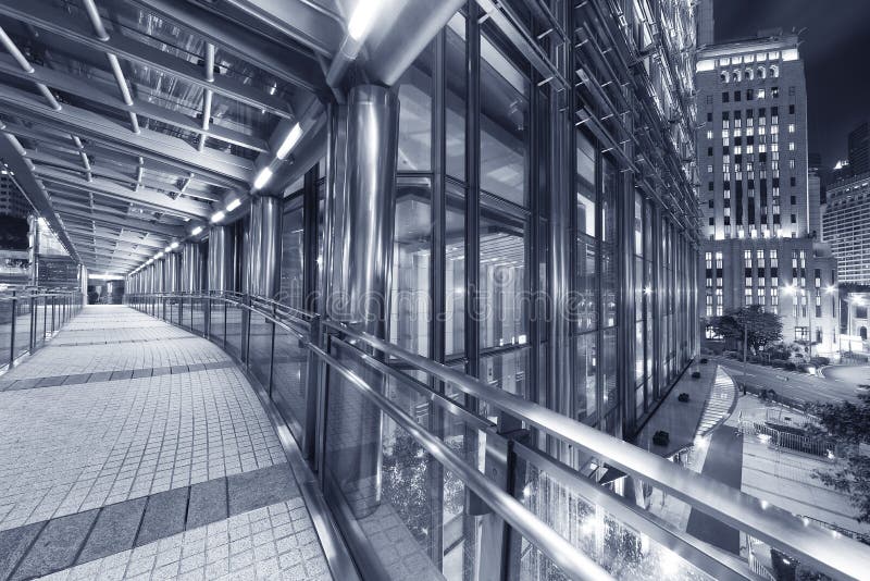 Calzada peatonal moderna foto de archivo. Imagen de moderno - 118116276