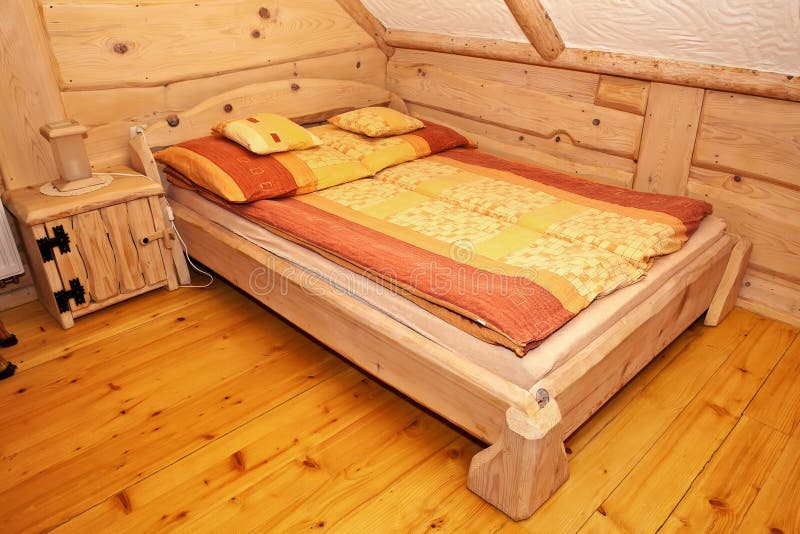 Cama rústica de madeira. imagem de stock. Imagem de rural - 20756017