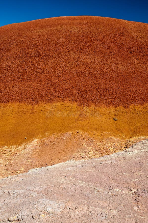 Camadas Da Argila E Da Rocha De Coloful Foto de Stock - Imagem de camas ...