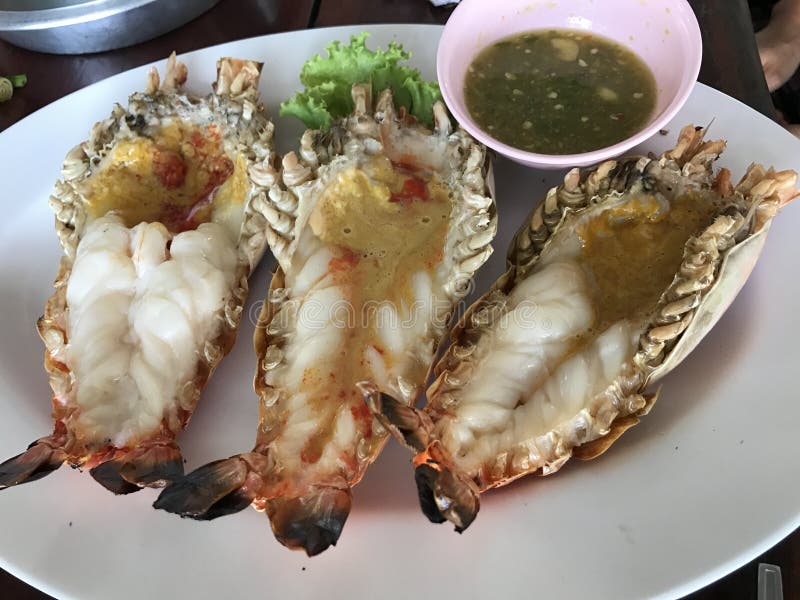 Camarão-rio Torrado Comum Isolado Em Camarão-grelhado De Fundo Branco ...