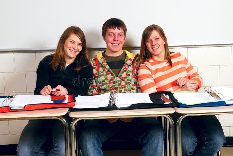 Camarades De Classe Heureux Photo Stock Image Du Pièce Adolescent