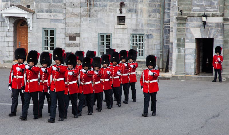 Cambio del guardia foto editorial. Imagen de uniforme - 32219236