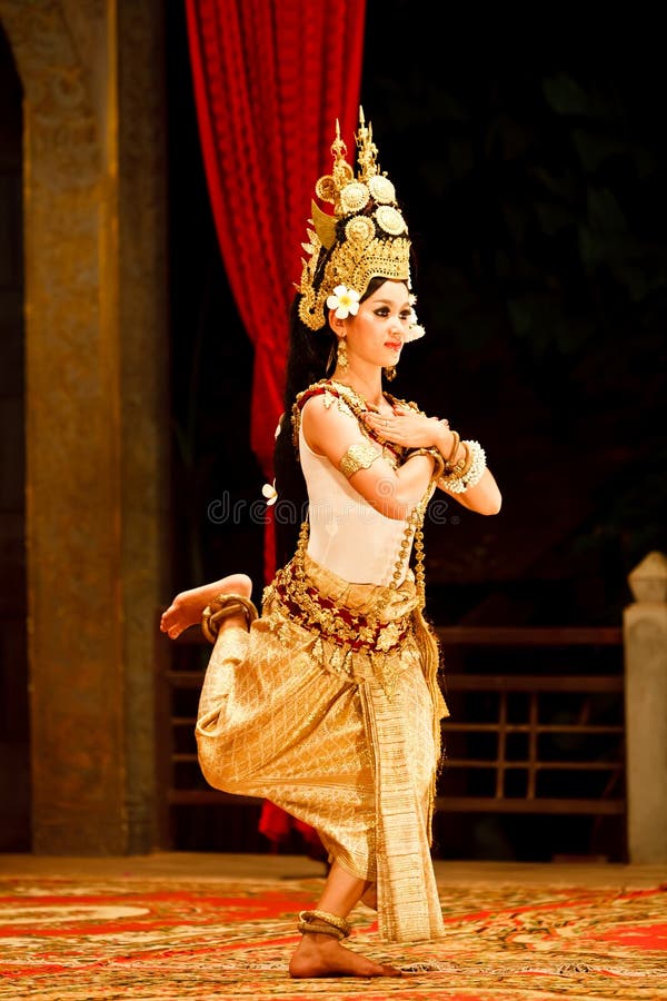 Khmer Apsara Dancers in Traditional Costume Editorial Stock Image ...