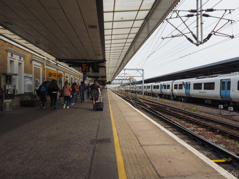 Cambridge railway station editorial photo. Image of railway - 129866506