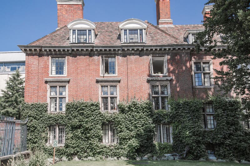 Cambridge University Campus Buildings, UK Editorial Photography - Image ...