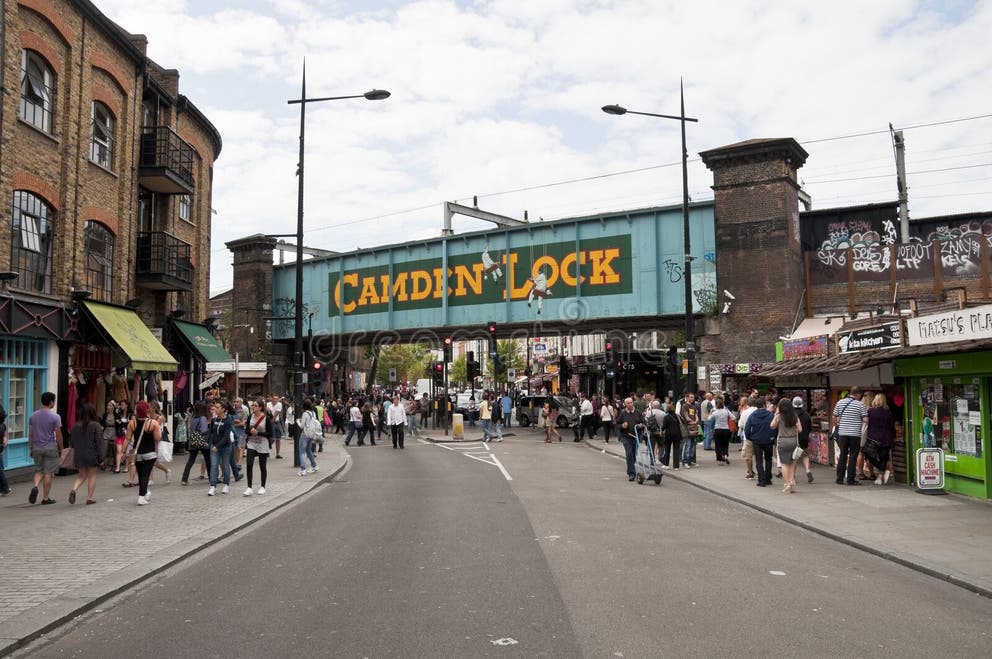 Camden Lock in London editorial stock image. Image of paint - 20419814