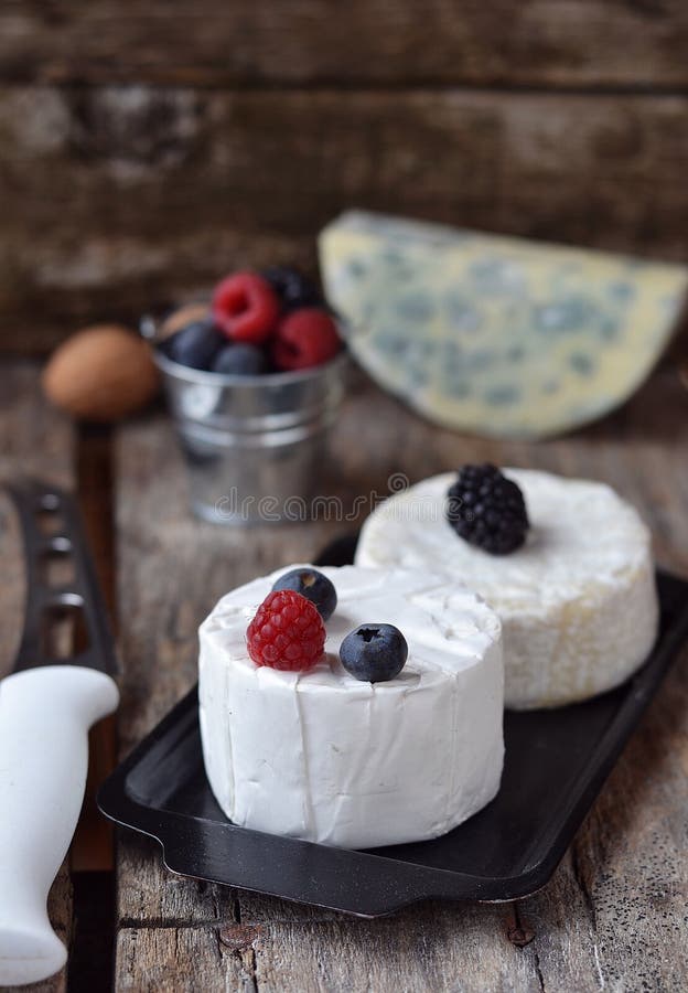 Camembert stock image. Image of breakfast, knife, delicatessen - 30435245
