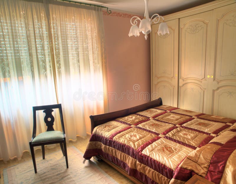 Camera Da Letto Di Lusso Classica Immagine Stock - Immagine di bedroom ...