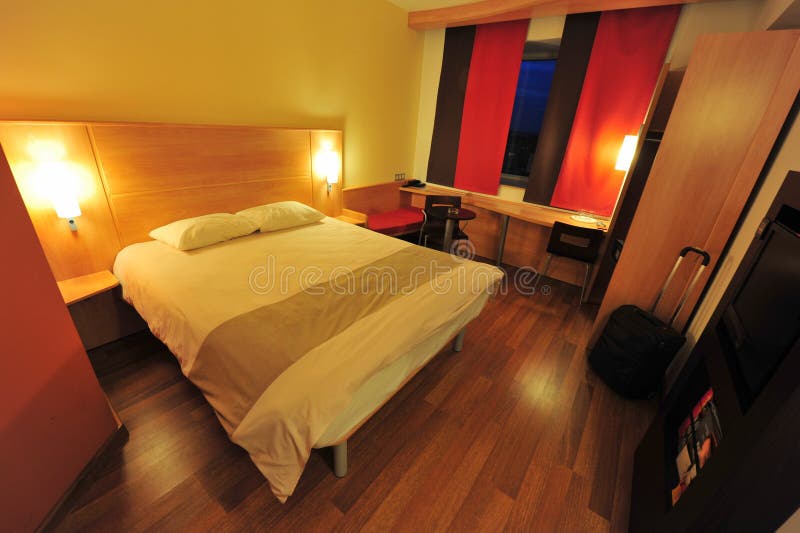 Camera Da Letto - Interiore Della Camera Di Albergo Immagine Stock ...