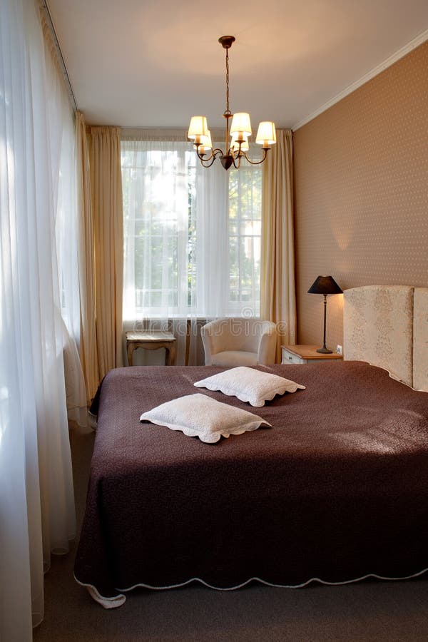 Camera Di Albergo Classica Stretta Di Stile Fotografia Stock - Immagine ...