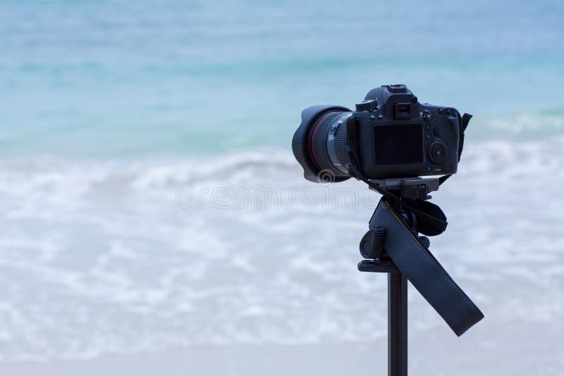 Camera Show Viewfinder Image Catch Motion in Interview on Beach. Stock ...